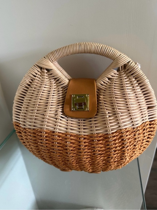 Zara | Bags | Blogger Favorite Zara Twotone Round Woven Tote In Cream ...
